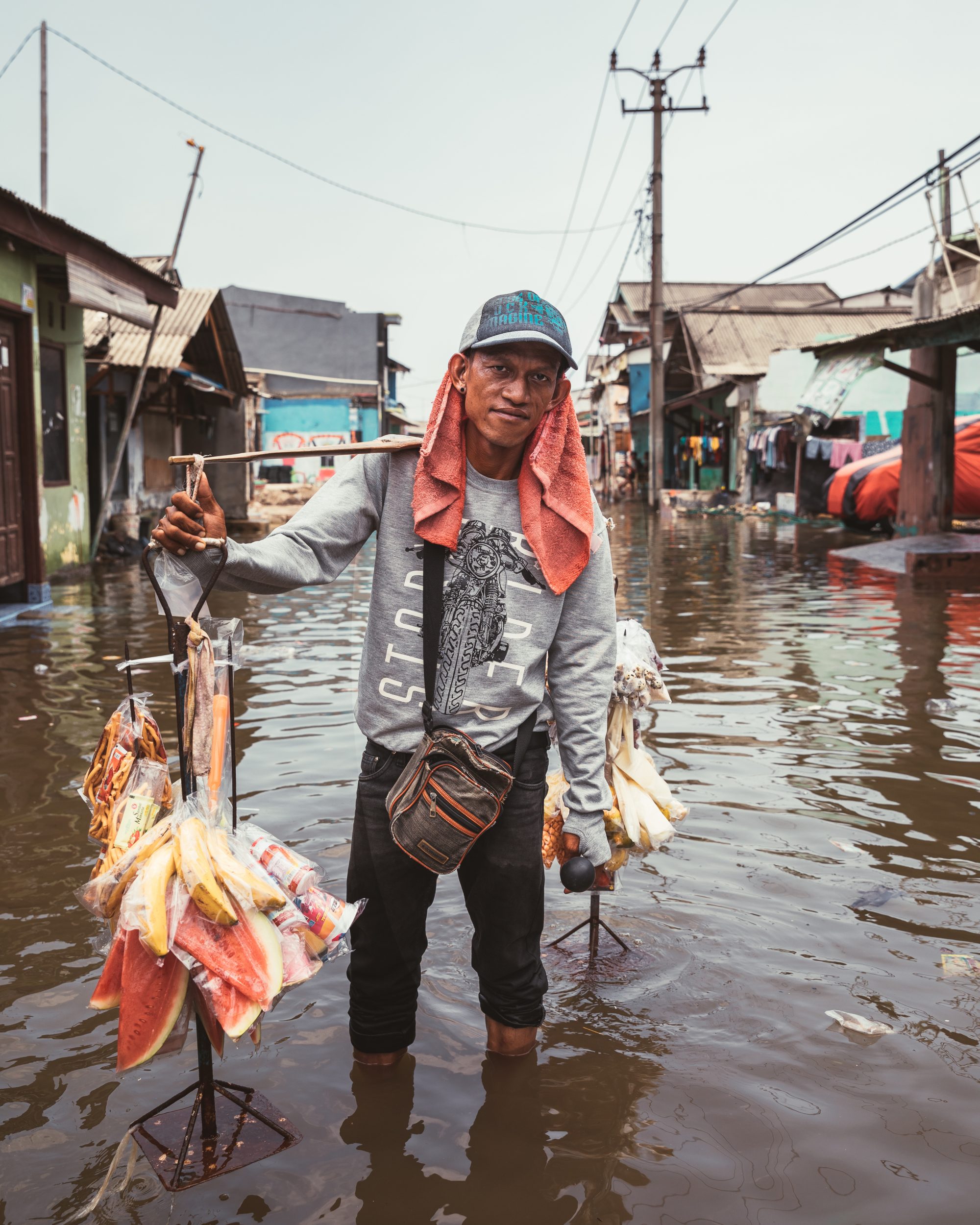 Flooded slums - Alex Whelan Photography